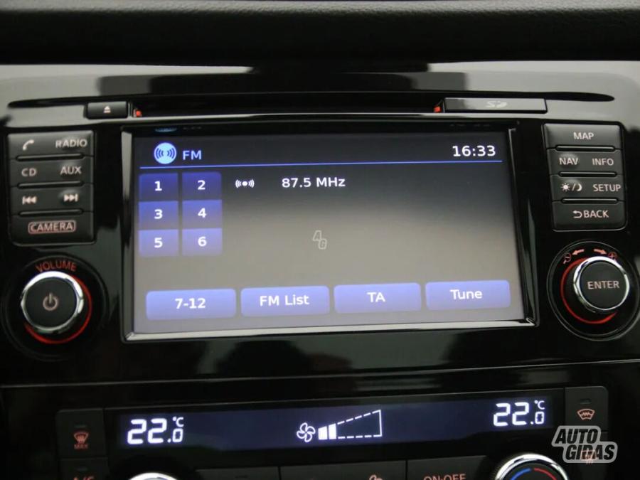Black Nissan Qashqai 2016 in Vilnius, with an engine capacity of 1.20 L and mileage of 118 thousand km for 12299 €, photo 22 on AUTOMOTO.COM.LV