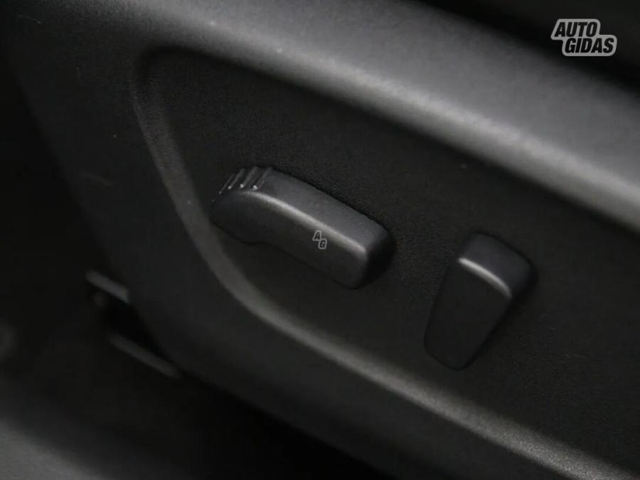 Black Nissan Qashqai 2016 in Vilnius, with an engine capacity of 1.20 L and mileage of 118 thousand km for 12299 €, photo 33 on AUTOMOTO.COM.LV