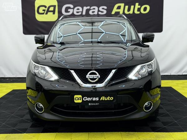 Black Nissan Qashqai 2016 in Avizieniai, with an engine capacity of 1.60 L and mileage of 136 thousand km for 10999 €, photo 2 on AUTOMOTO.COM.LV