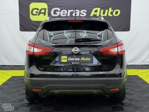 Черный Ниссан Кашкай 2016 в Авиженяй, объемом двигателя 1.60 л и пробегом 136 тыс. км за 10999 €, фото 6 на AUTOMOTO.COM.LV