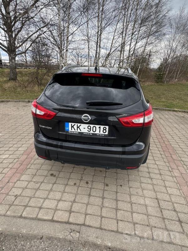 Black Nissan Qashqai 2016 in Riga, with an engine capacity of 1.20 L and mileage of 93 thousand km for 11000 €, photo 3 on AUTOMOTO.COM.LV