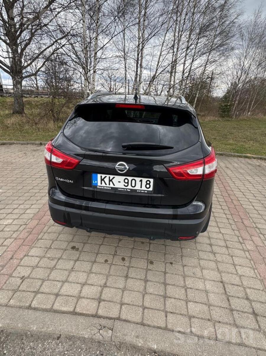 Melns Nissan Qashqai 2016 Rīga, ar dzinēja tilpumu 1.20 L un nobraukumu 93 tūkst. km par 11000 €, foto 4 vietnē AUTOMOTO.COM.LV
