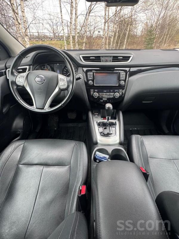 Black Nissan Qashqai 2016 in Riga, with an engine capacity of 1.20 L and mileage of 93 thousand km for 11000 €, photo 6 on AUTOMOTO.COM.LV
