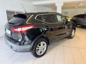 Black Nissan Qashqai 2016 in Siauliai, with an engine capacity of 1.20 L and mileage of 74 thousand km for 10300 €, photo 5 on AUTOMOTO.COM.LV