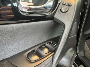 Black Nissan Qashqai 2016 in Siauliai, with an engine capacity of 1.20 L and mileage of 74 thousand km for 10300 €, photo 11 on AUTOMOTO.COM.LV