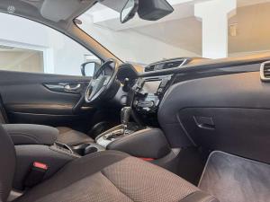 Black Nissan Qashqai 2016 in Siauliai, with an engine capacity of 1.20 L and mileage of 74 thousand km for 10300 €, photo 17 on AUTOMOTO.COM.LV