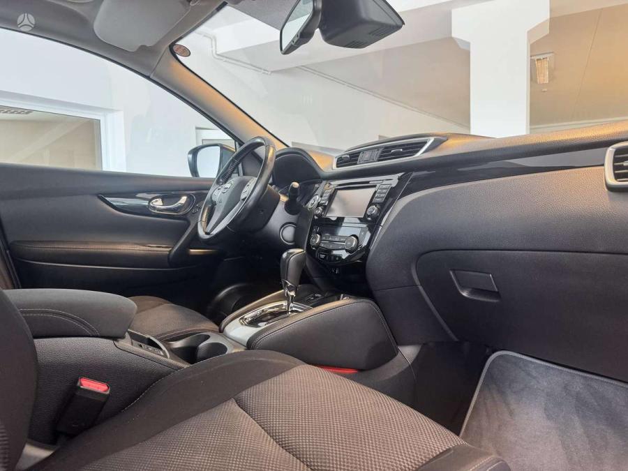 Black Nissan Qashqai 2016 in Siauliai, with an engine capacity of 1.20 L and mileage of 74 thousand km for 10300 €, photo 17 on AUTOMOTO.COM.LV