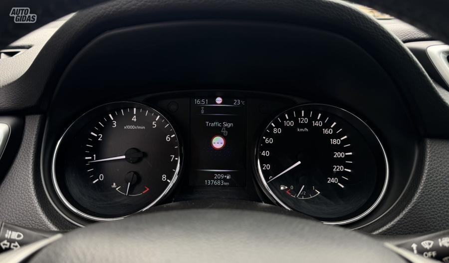 Melns Nissan Qashqai 2016 Radviliškis, ar dzinēja tilpumu 1.20 L un nobraukumu 137 tūkst. km par 7950 €, foto 20 vietnē AUTOMOTO.COM.LV
