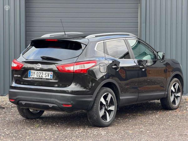 Black Nissan Qashqai 2016 in Kaunas, with an engine capacity of 1.20 L and mileage of 166 thousand km for 7700 €, photo 4 on AUTOMOTO.COM.LV
