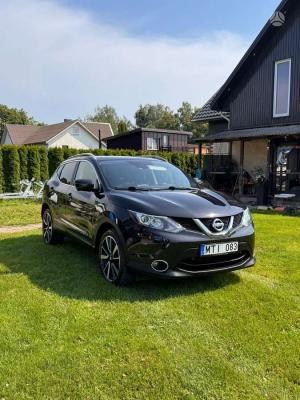 Black Nissan Qashqai 2016 in Birstonas, with an engine capacity of 1.20 L and mileage of 224 thousand km for 7999 €, photo  on AUTOMOTO.COM.LV