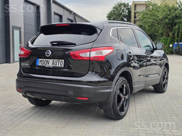 Black Nissan Qashqai 2016 in Liepaja, with an engine capacity of 1.20 L and mileage of 82 thousand km for 8500 €, photo 7 on AUTOMOTO.COM.LV