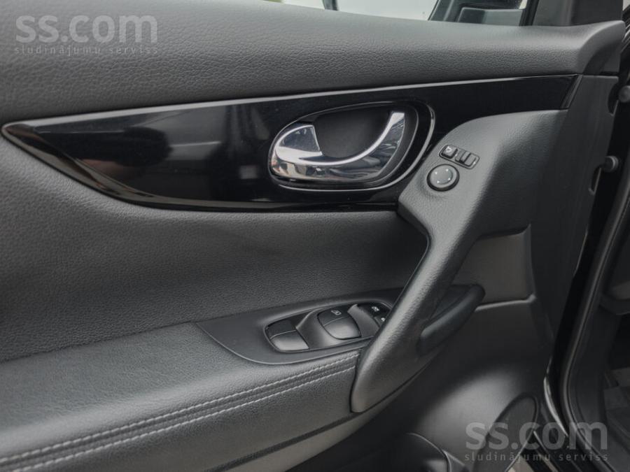 Melns Nissan Qashqai 2016 Liepāja, ar dzinēja tilpumu 1.20 L un nobraukumu 82 tūkst. km par 8500 €, foto 17 vietnē AUTOMOTO.COM.LV