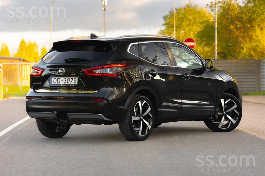 Melns Nissan Qashqai 2017 Jelgava, ar dzinēja tilpumu 1.20 L un nobraukumu 0 tūkst. km par 5900 €, foto 4 vietnē AUTOMOTO.COM.LV