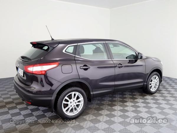 Black Nissan Qashqai 2017 in Tallinn, with an engine capacity of 1.20 L and mileage of 106 thousand km for 5499 €, photo 3 on AUTOMOTO.COM.LV