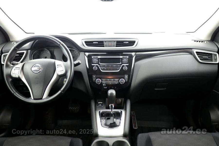 Black Nissan Qashqai 2017 in Tallinn, with an engine capacity of 1.20 L and mileage of 106 thousand km for 5499 €, photo 5 on AUTOMOTO.COM.LV