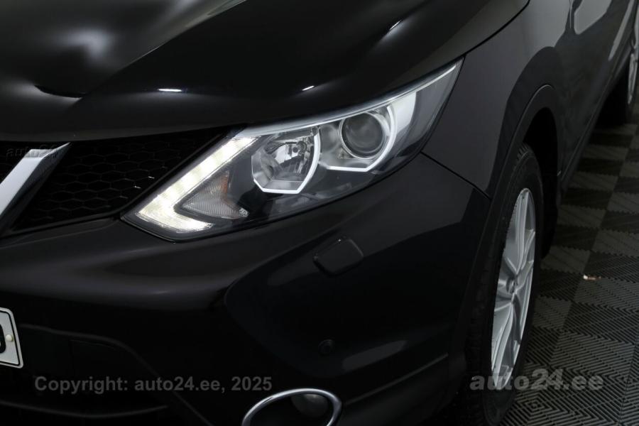 Black Nissan Qashqai 2017 in Tallinn, with an engine capacity of 1.20 L and mileage of 106 thousand km for 5499 €, photo 9 on AUTOMOTO.COM.LV