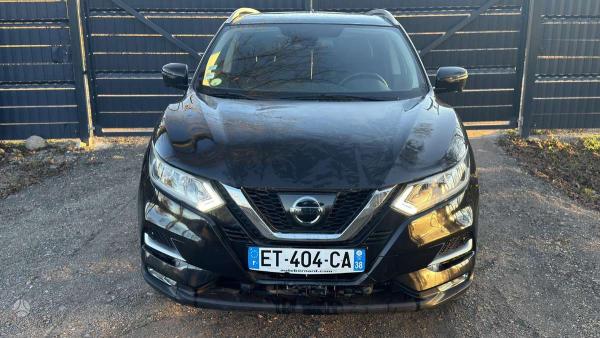 Black Nissan Qashqai 2017 in Jonava, with an engine capacity of 1.46 L and mileage of 148 thousand km for 8300 €, photo 1 on AUTOMOTO.COM.LV