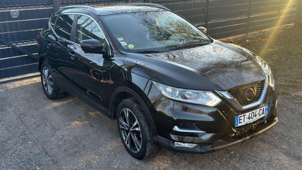 Black Nissan Qashqai 2017 in Jonava, with an engine capacity of 1.46 L and mileage of 148 thousand km for 8300 €, photo 3 on AUTOMOTO.COM.LV