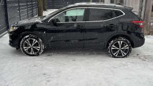 Black Nissan Qashqai 2017 in Jonava, with an engine capacity of 1.46 L and mileage of 148 thousand km for 7999 €, photo 12 on AUTOMOTO.COM.LV
