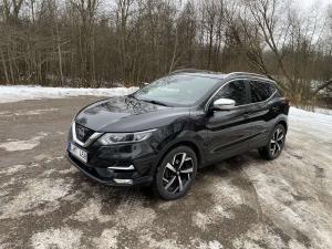 Black Nissan Qashqai 2017 in Telschi, with an engine capacity of 1.60 L and mileage of 243 thousand km for 10499 €, photo 2 on AUTOMOTO.COM.LV