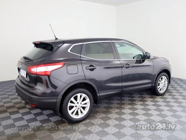 Black Nissan Qashqai 2017 in Tallinn, with an engine capacity of 1.20 L and mileage of 183 thousand km for 5399 €, photo 3 on AUTOMOTO.COM.LV