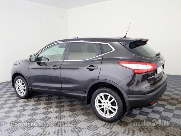 Black Nissan Qashqai 2017 in Tallinn, with an engine capacity of 1.20 L and mileage of 183 thousand km for 5399 €, photo 4 on AUTOMOTO.COM.LV