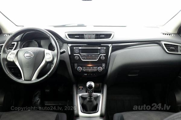 Black Nissan Qashqai 2017 in Tallinn, with an engine capacity of 1.20 L and mileage of 183 thousand km for 5399 €, photo 5 on AUTOMOTO.COM.LV