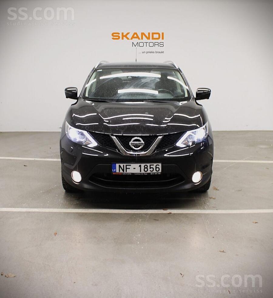 Black Nissan Qashqai 2017 in Riga, with an engine capacity of 1.20 L and mileage of 101 thousand km for 10990 €, photo 2 on AUTOMOTO.COM.LV