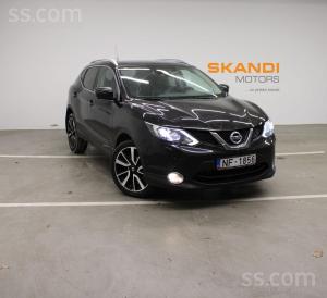 Black Nissan Qashqai 2017 in Riga, with an engine capacity of 1.20 L and mileage of 101 thousand km for 10990 €, photo 3 on AUTOMOTO.COM.LV