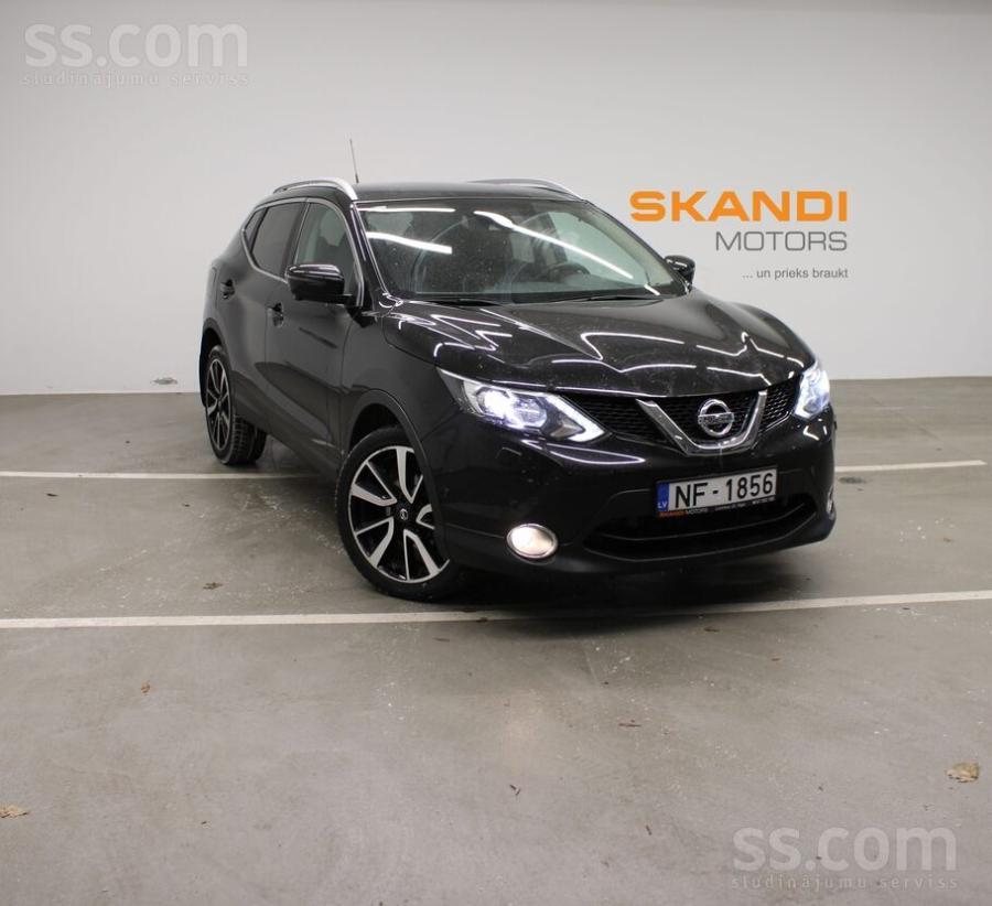 Black Nissan Qashqai 2017 in Riga, with an engine capacity of 1.20 L and mileage of 101 thousand km for 10990 €, photo 3 on AUTOMOTO.COM.LV