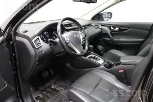 Black Nissan Qashqai 2017 in Riga, with an engine capacity of 1.20 L and mileage of 101 thousand km for 10990 €, photo 9 on AUTOMOTO.COM.LV