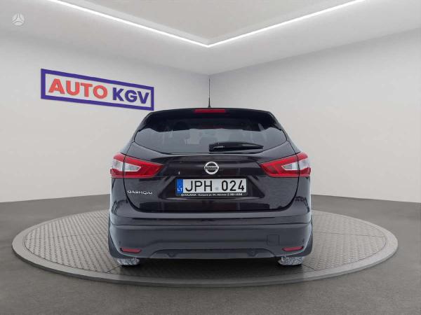 Black Nissan Qashqai 2017 in Kaunas, with an engine capacity of 1.20 L and mileage of 121 thousand km for 9499 €, photo 4 on AUTOMOTO.COM.LV