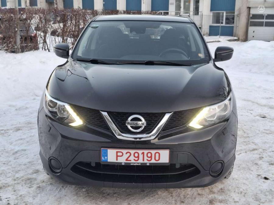 Black Nissan Qashqai 2017 in Vilnius, with an engine capacity of 1.20 L and mileage of 132 thousand km for 7300 €, photo 2 on AUTOMOTO.COM.LV