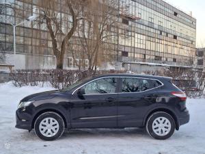 Black Nissan Qashqai 2017 in Vilnius, with an engine capacity of 1.20 L and mileage of 132 thousand km for 7300 €, photo 4 on AUTOMOTO.COM.LV
