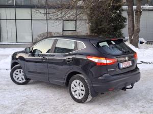 Black Nissan Qashqai 2017 in Vilnius, with an engine capacity of 1.20 L and mileage of 132 thousand km for 7300 €, photo 6 on AUTOMOTO.COM.LV