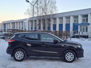 Black Nissan Qashqai 2017 in Vilnius, with an engine capacity of 1.20 L and mileage of 132 thousand km for 7300 €, photo 7 on AUTOMOTO.COM.LV