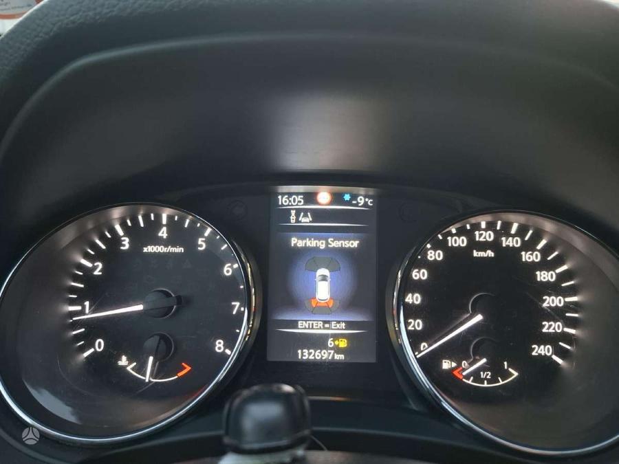 Black Nissan Qashqai 2017 in Vilnius, with an engine capacity of 1.20 L and mileage of 132 thousand km for 7300 €, photo 19 on AUTOMOTO.COM.LV