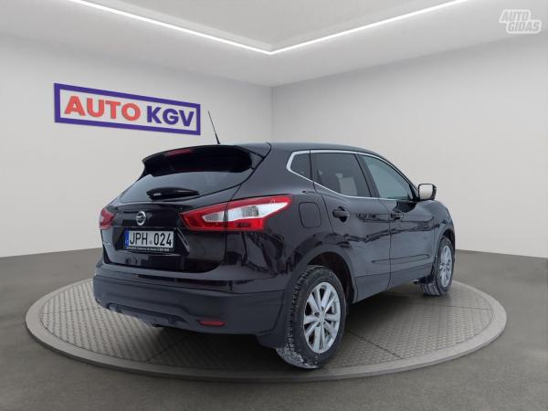 Black Nissan Qashqai 2017 in Vilnius, with an engine capacity of 1.20 L and mileage of 121 thousand km for 9499 €, photo 5 on AUTOMOTO.COM.LV