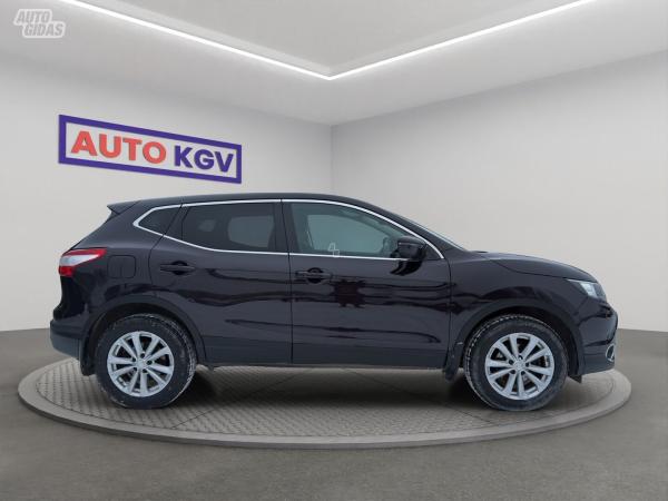 Black Nissan Qashqai 2017 in Vilnius, with an engine capacity of 1.20 L and mileage of 121 thousand km for 9499 €, photo 6 on AUTOMOTO.COM.LV