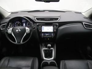 Black Nissan Qashqai 2017 in Vilnius, with an engine capacity of 1.20 L and mileage of 146 thousand km for 11599 €, photo 3 on AUTOMOTO.COM.LV