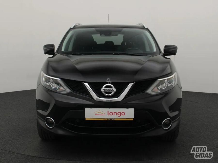 Black Nissan Qashqai 2017 in Vilnius, with an engine capacity of 1.20 L and mileage of 146 thousand km for 11599 €, photo 4 on AUTOMOTO.COM.LV