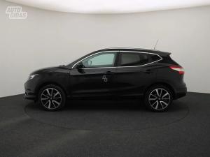 Black Nissan Qashqai 2017 in Vilnius, with an engine capacity of 1.20 L and mileage of 146 thousand km for 11599 €, photo 7 on AUTOMOTO.COM.LV