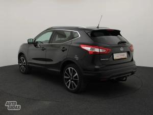 Black Nissan Qashqai 2017 in Vilnius, with an engine capacity of 1.20 L and mileage of 146 thousand km for 11599 €, photo 8 on AUTOMOTO.COM.LV