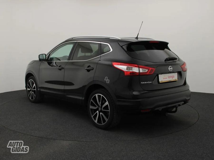 Black Nissan Qashqai 2017 in Vilnius, with an engine capacity of 1.20 L and mileage of 146 thousand km for 11599 €, photo 8 on AUTOMOTO.COM.LV