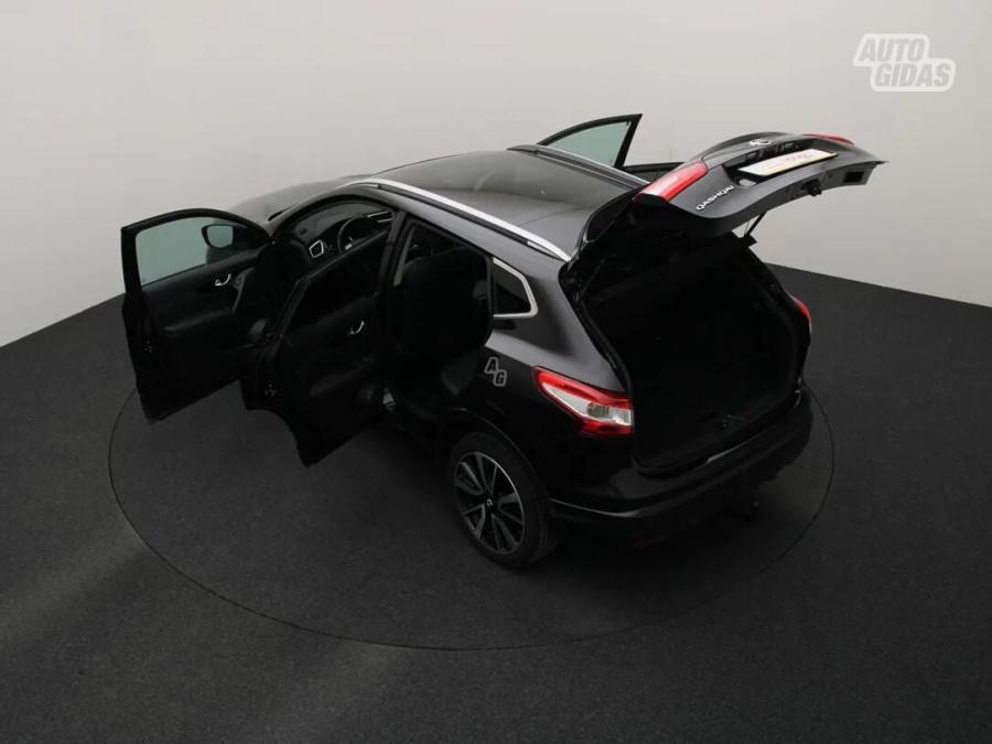 Black Nissan Qashqai 2017 in Vilnius, with an engine capacity of 1.20 L and mileage of 146 thousand km for 11599 €, photo 14 on AUTOMOTO.COM.LV