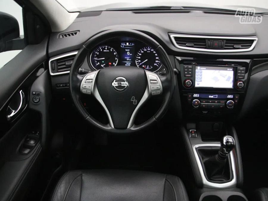 Black Nissan Qashqai 2017 in Vilnius, with an engine capacity of 1.20 L and mileage of 146 thousand km for 11599 €, photo 18 on AUTOMOTO.COM.LV
