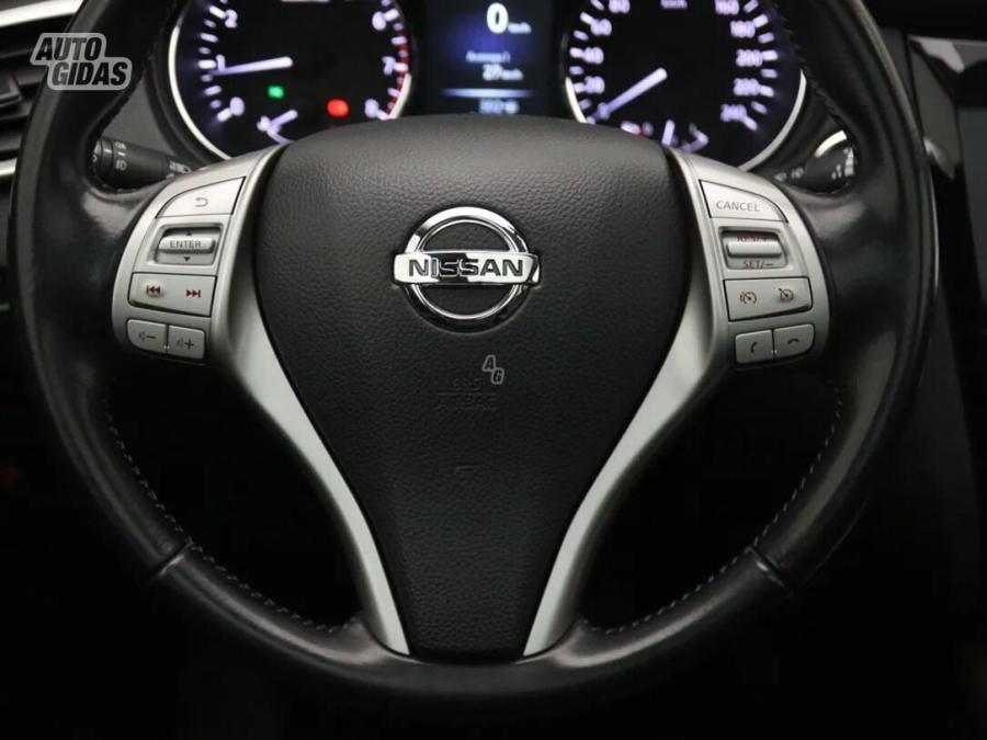 Black Nissan Qashqai 2017 in Vilnius, with an engine capacity of 1.20 L and mileage of 146 thousand km for 11599 €, photo 19 on AUTOMOTO.COM.LV