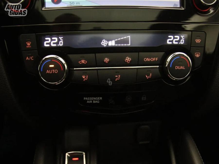 Black Nissan Qashqai 2017 in Vilnius, with an engine capacity of 1.20 L and mileage of 146 thousand km for 11599 €, photo 21 on AUTOMOTO.COM.LV