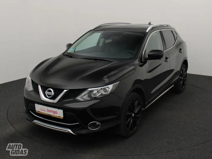 Black Nissan Qashqai 2017 in Vilnius, with an engine capacity of 1.60 L and mileage of 186 thousand km for 12199 €, photo 1 on AUTOMOTO.COM.LV
