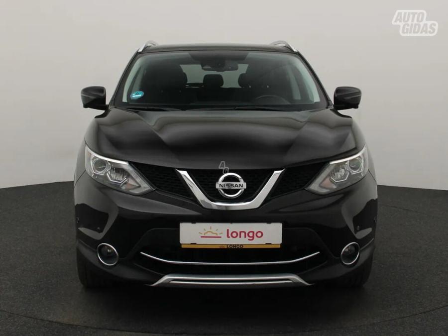 Black Nissan Qashqai 2017 in Vilnius, with an engine capacity of 1.60 L and mileage of 186 thousand km for 12199 €, photo 4 on AUTOMOTO.COM.LV